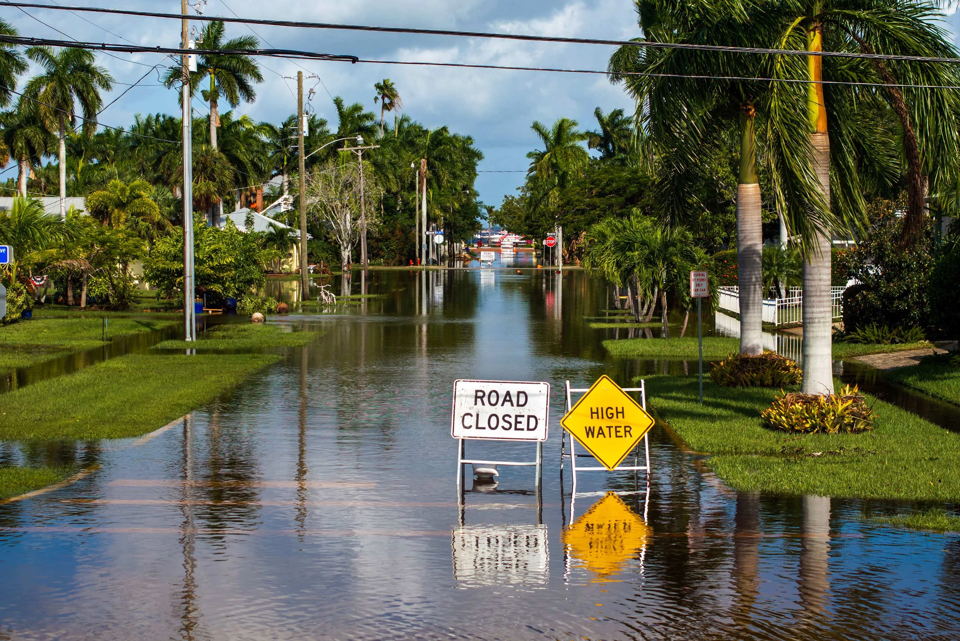 2025: A year of hail storms, fire and high water | Swiss Re