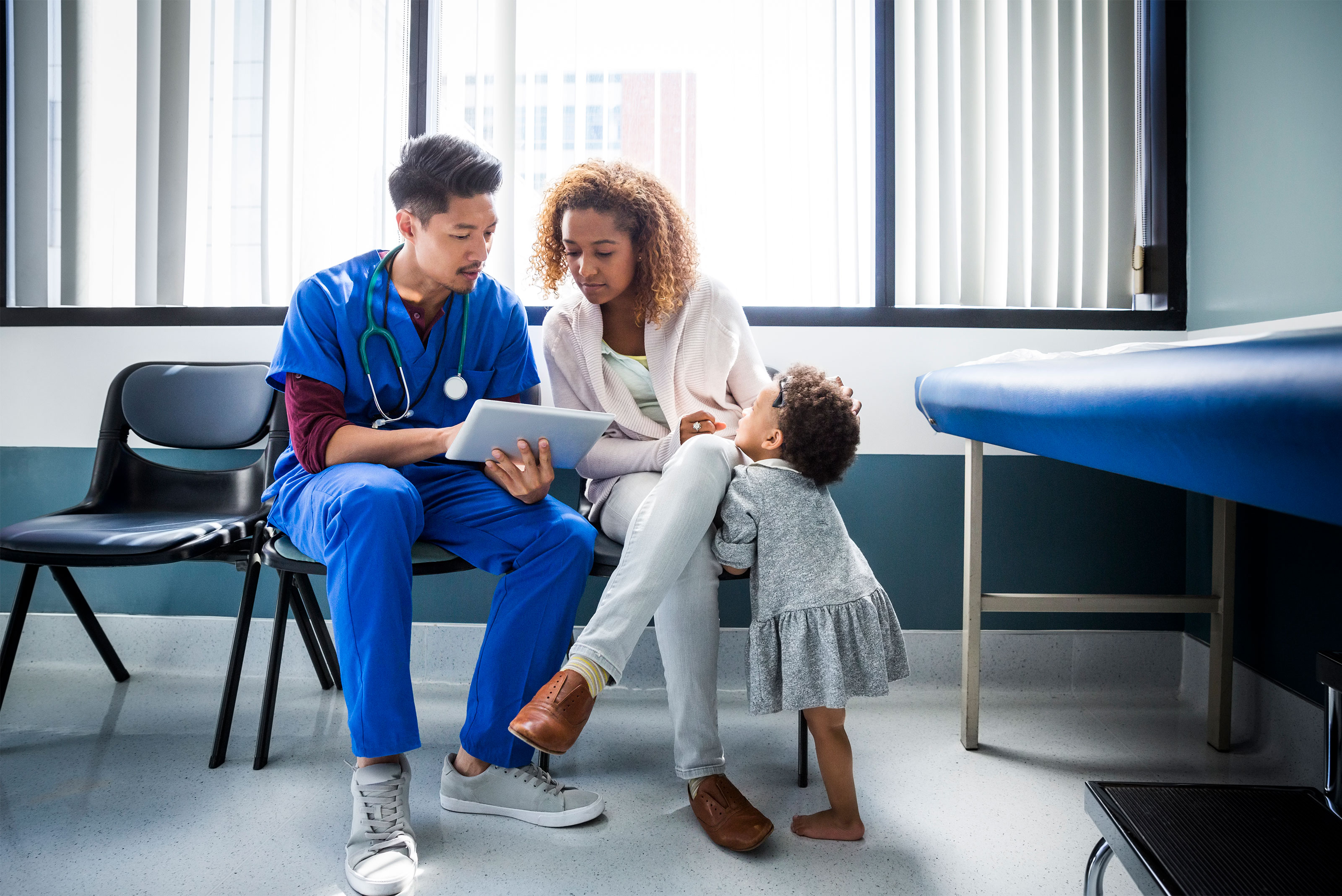 New hope for curing (and insuring) more individuals with HIV | Swiss Re